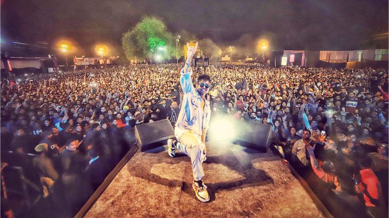 Top 20 Punjabi Singers who are sought after Live Performers - Engage4more